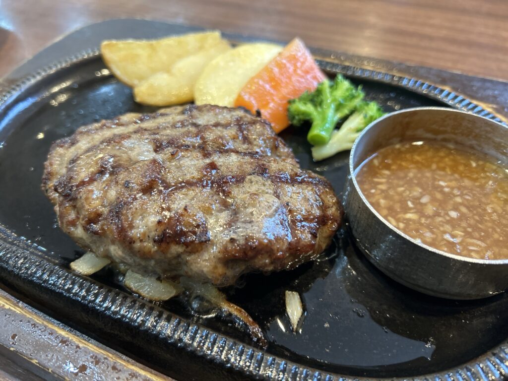スエヒロ館の国産牛スエヒロハンバーグランチを食べました | たべました。
